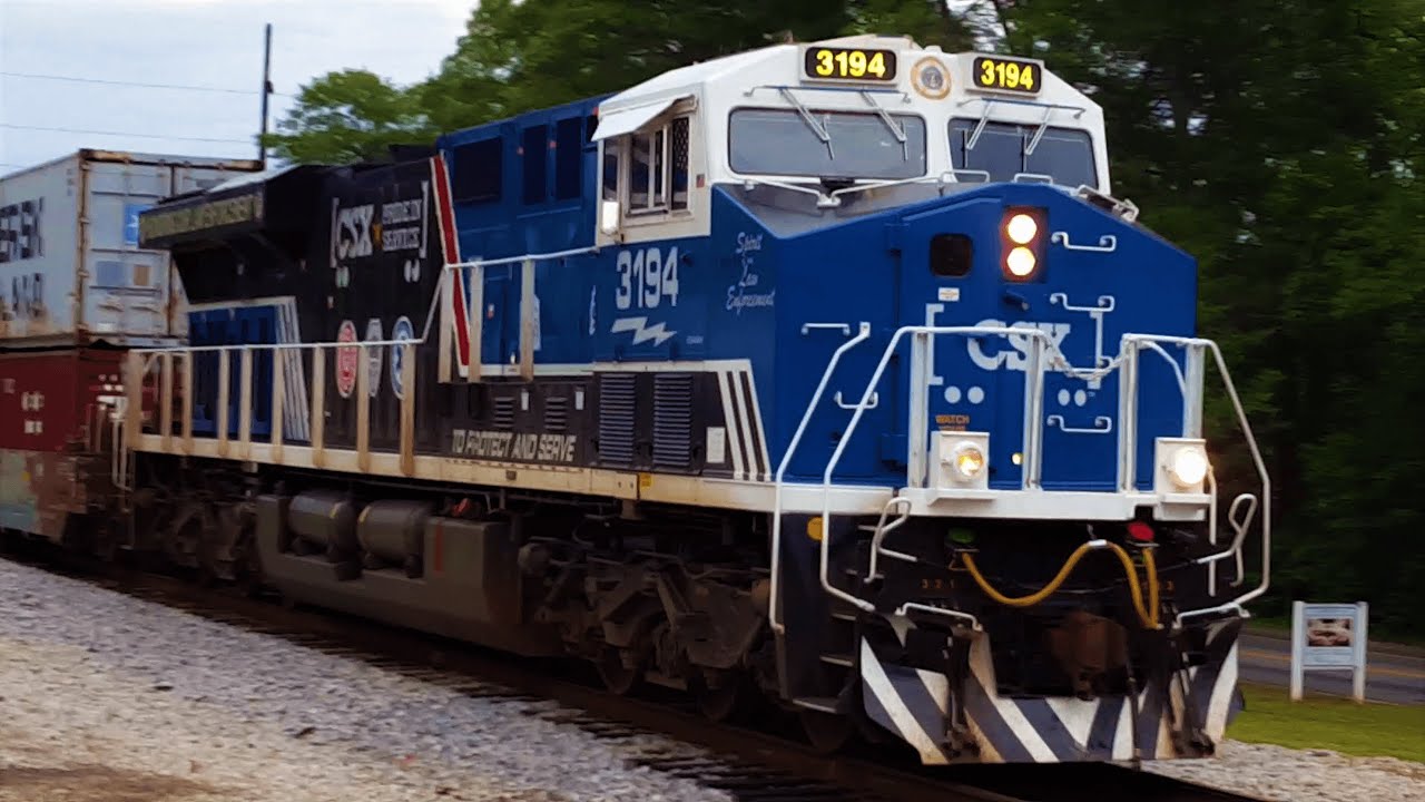 CSX 3194 "Spirit of Our Law Enforcement" Leads Q197 through Clarkston, Georgia - YouTube
