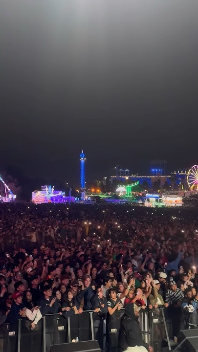 Fans Make Huge Mosh Pit To Get It Sexyy at Camp Flog Gnaw - YouTube
