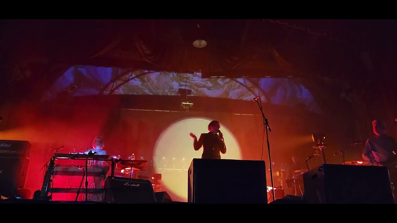 Intro + I Spy performed live by Pulp at Aragon Ballroom, 9/8/24 - YouTube
