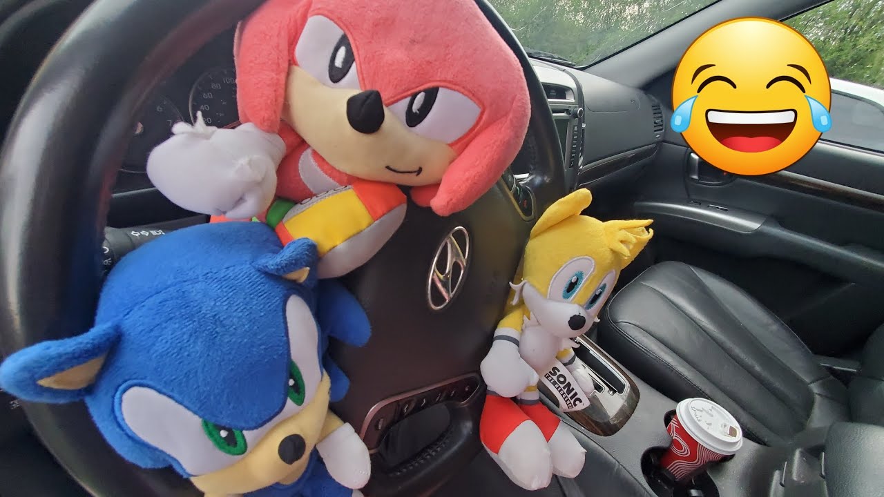 Knuckles and friends go on a car ride to the movie theater #sonicmovie2 ...