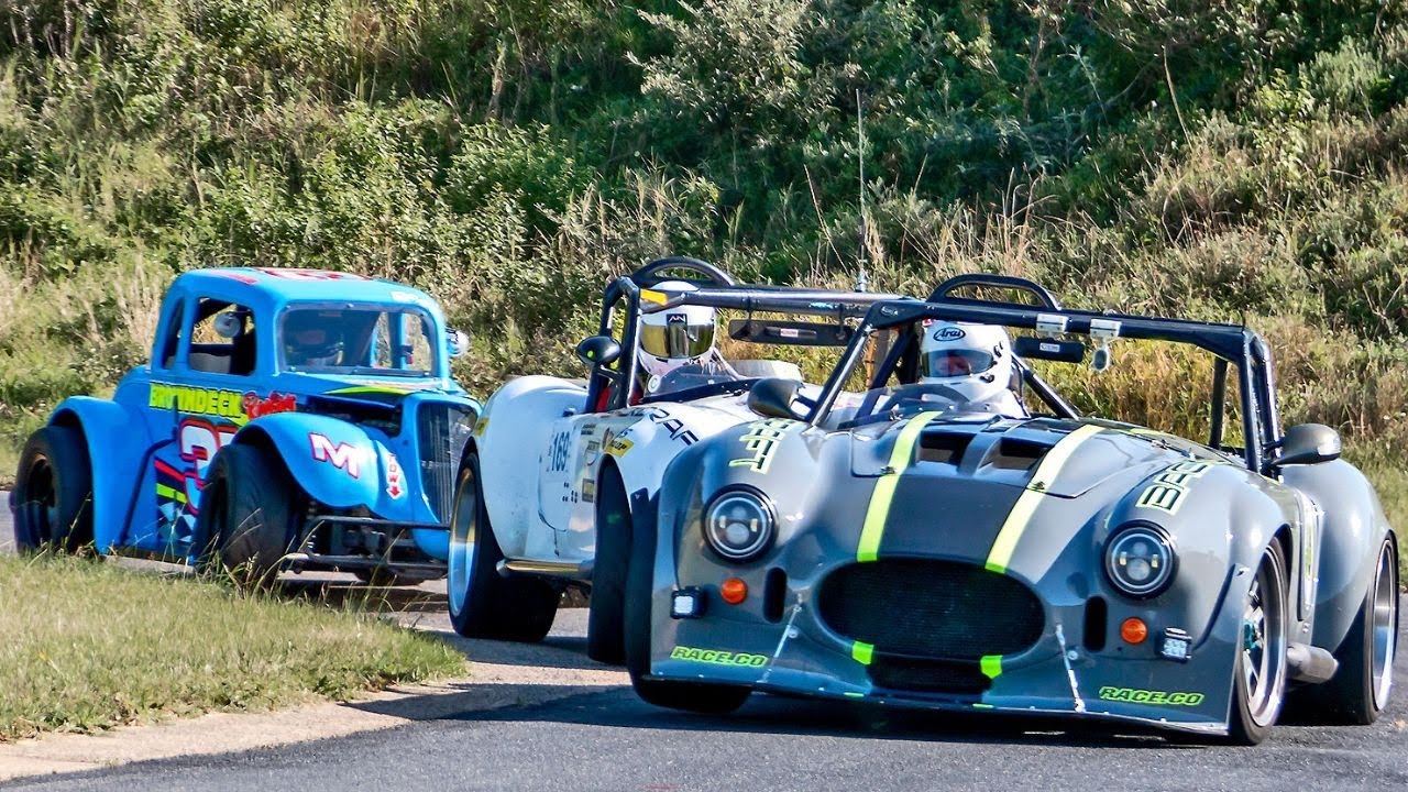 Sportscars and Super GTs Pushed to the Limit at Dezzi Raceway - YouTube