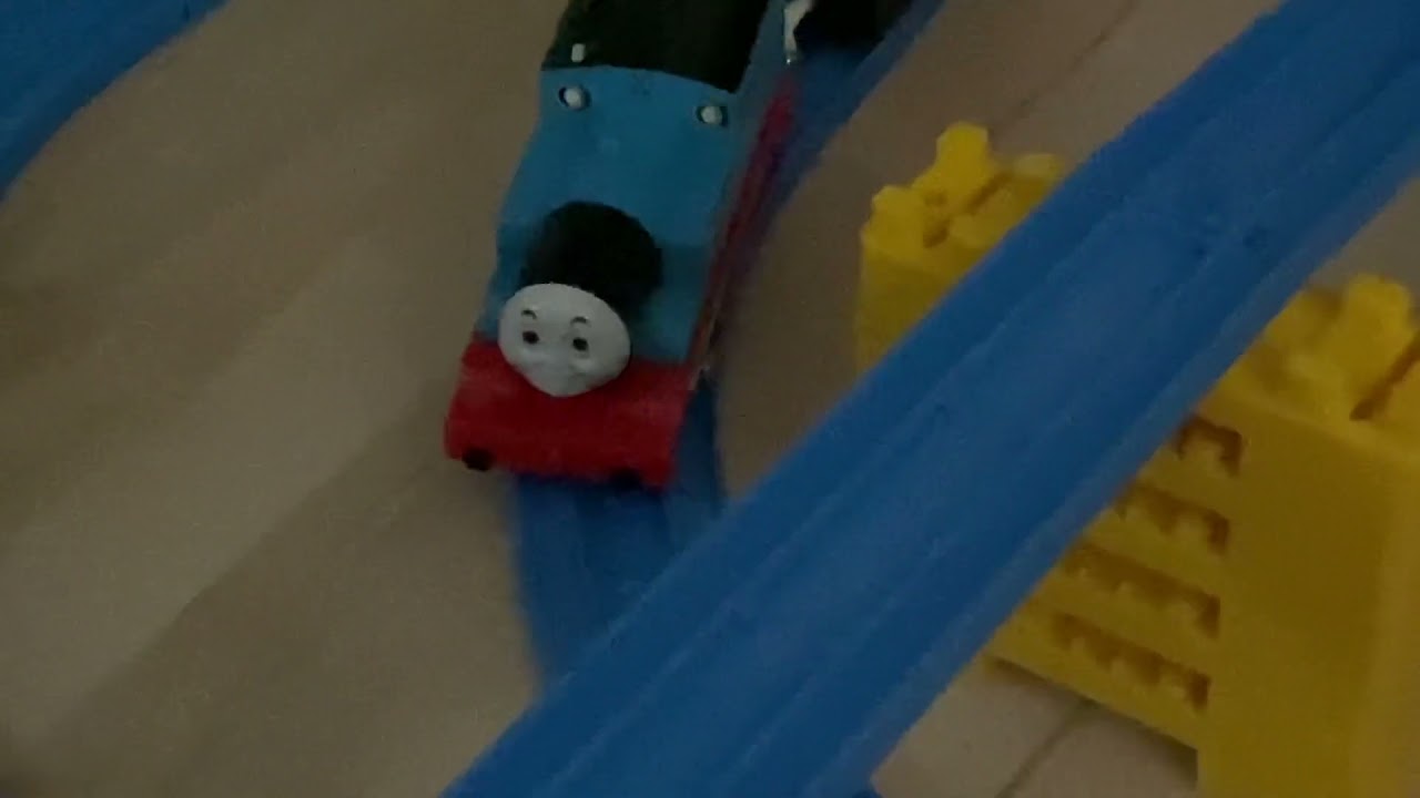 Normal talk n action Thomas - YouTube
