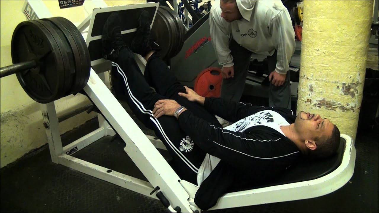 Atlas Neil & Ross smash legs at Temple Gym - YouTube