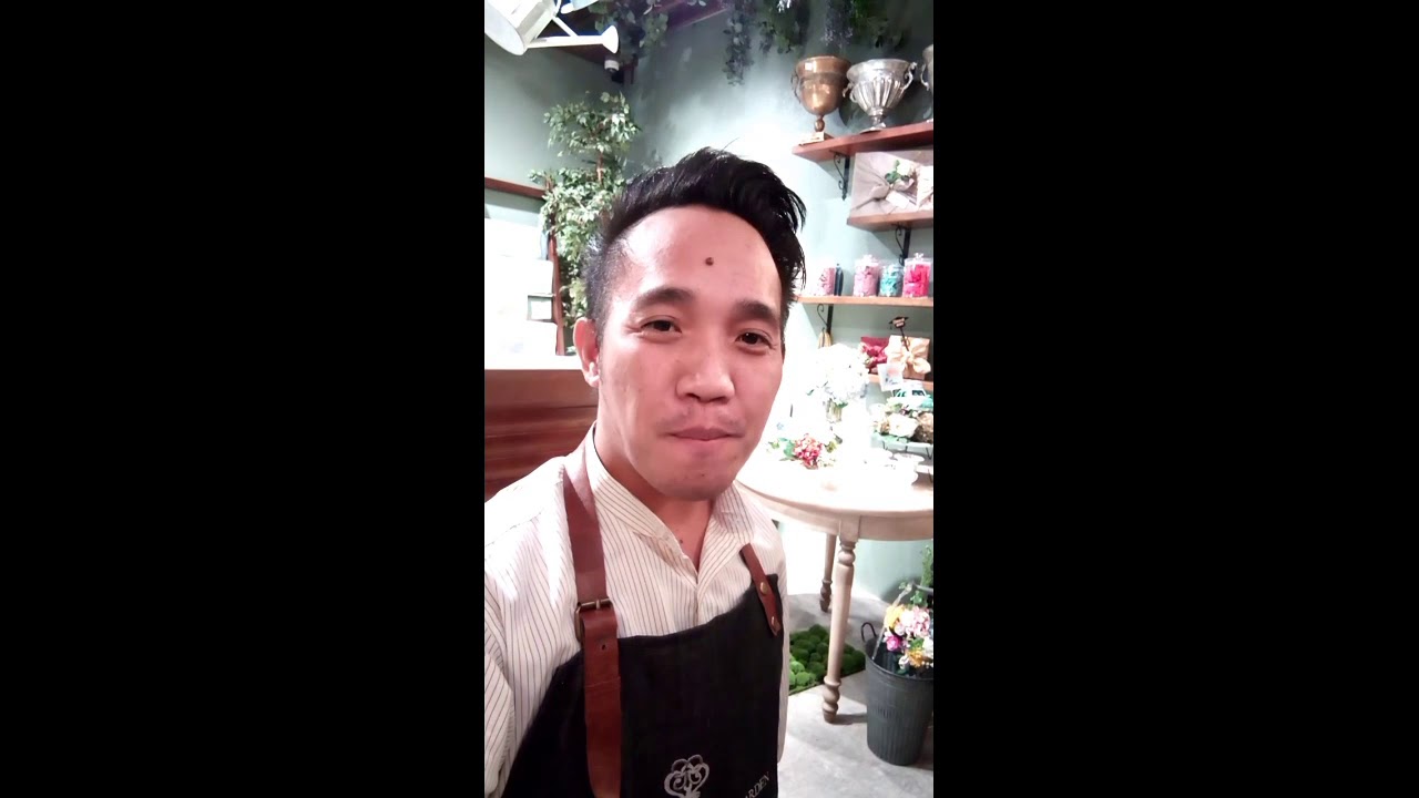 First blog with my co worker Syrian strawberry bouquet... - YouTube