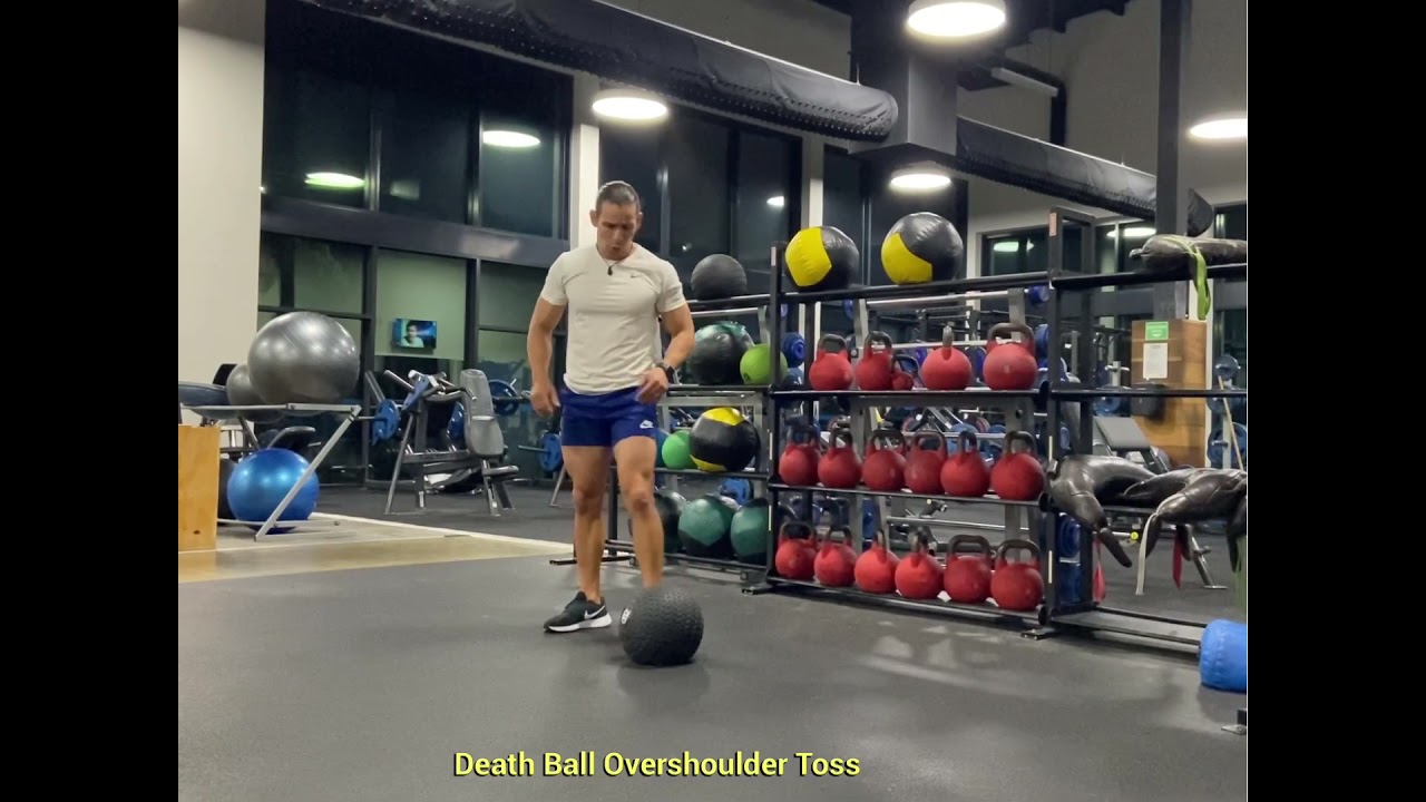 Death Ball Over shoulder Toss - YouTube