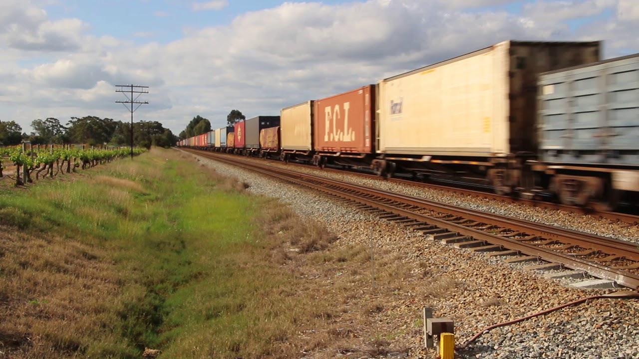 Trains in Perth 4 : Pacific national - YouTube