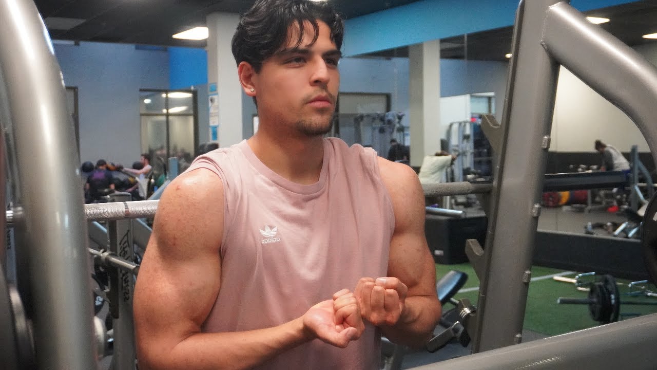 Working out Biceps and Triceps (Spring Bulk Road to 185) - YouTube