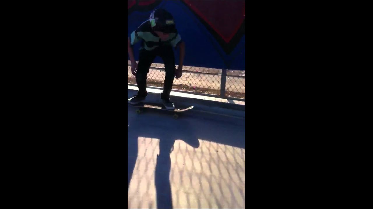 50-50 grind Pedlow Skate Park - YouTube