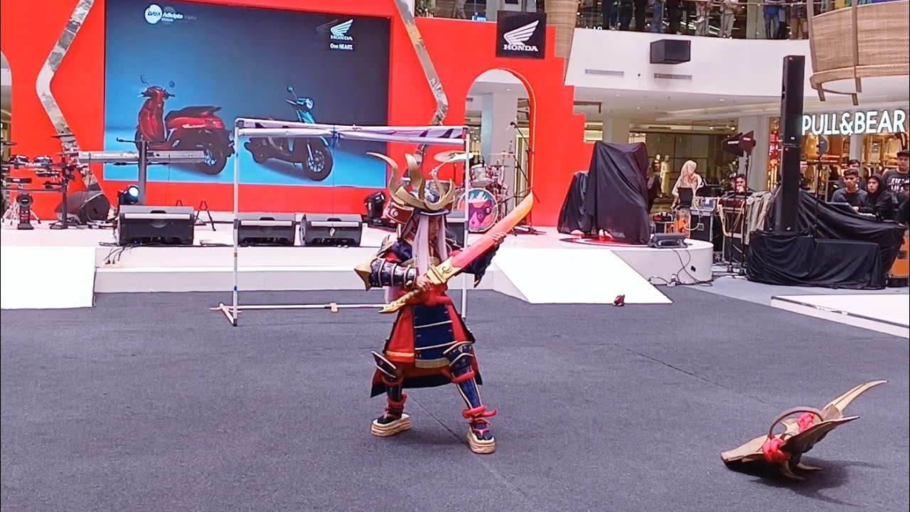 Raven Shogun Freya Mobile Legends | Cosplay Competition at 23 Paskal ...