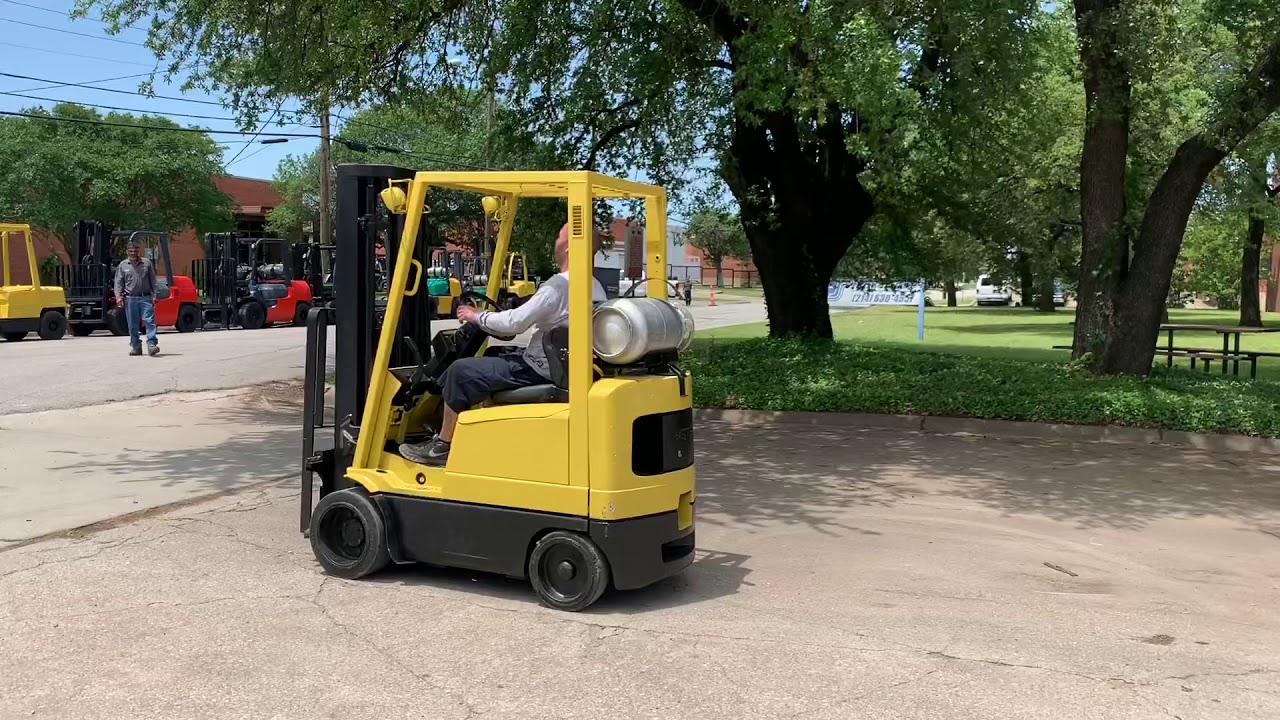 Hyster S40XM Forklift - YouTube