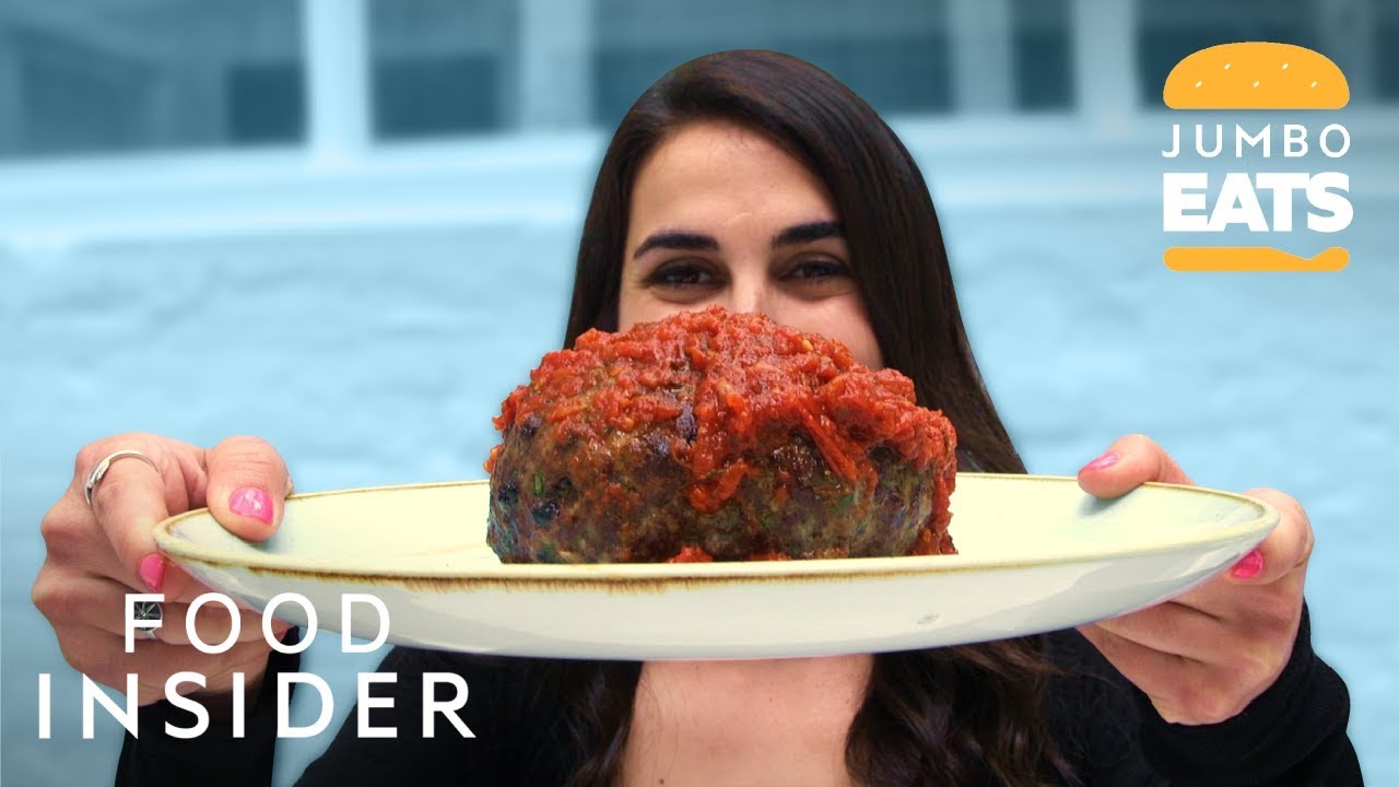 Massive Meatball Weighs Over 1 Pound | Jumbo Eats - YouTube