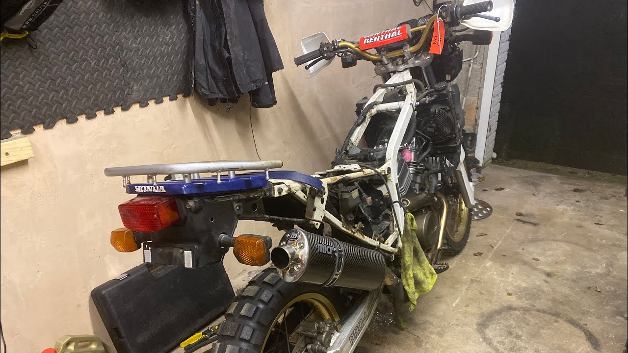 XRV650 Africa Twin RD03 restoration Part 3. End of week 1 - YouTube
