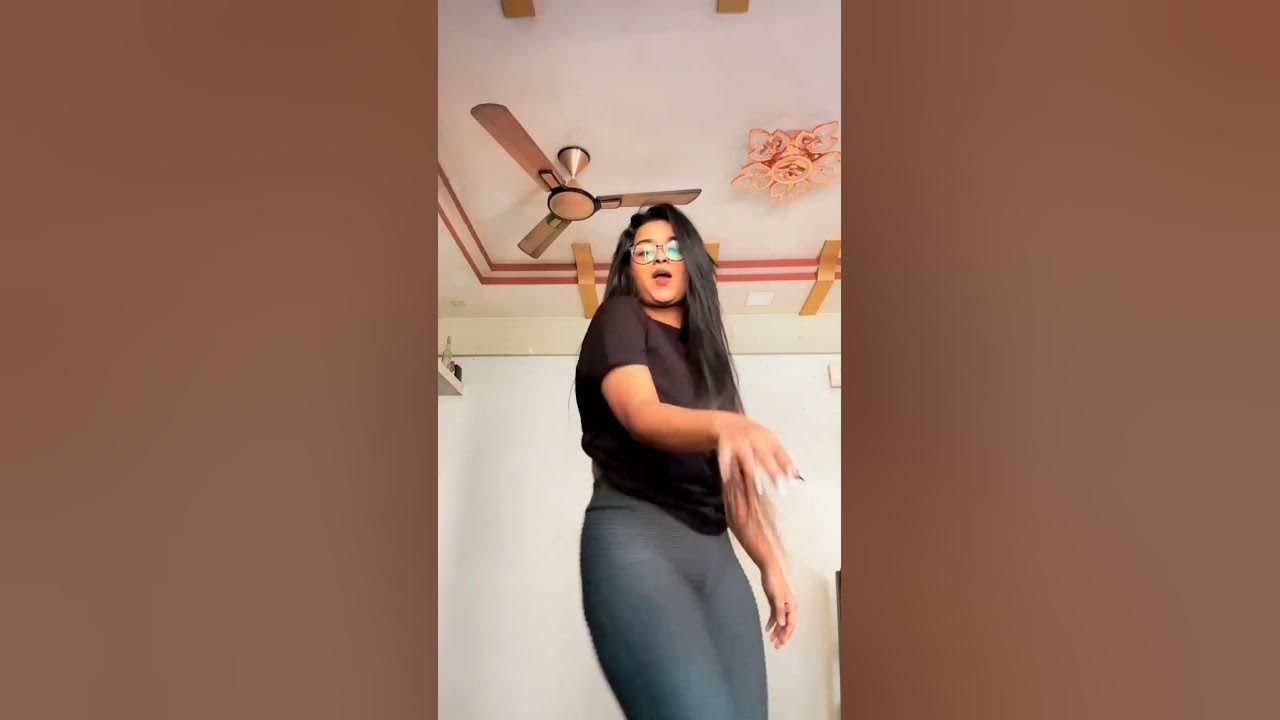 #suhana kha la la - YouTube