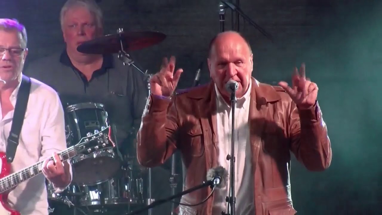 Mart Helme & FIX - Winchester Cathedral - YouTube Music