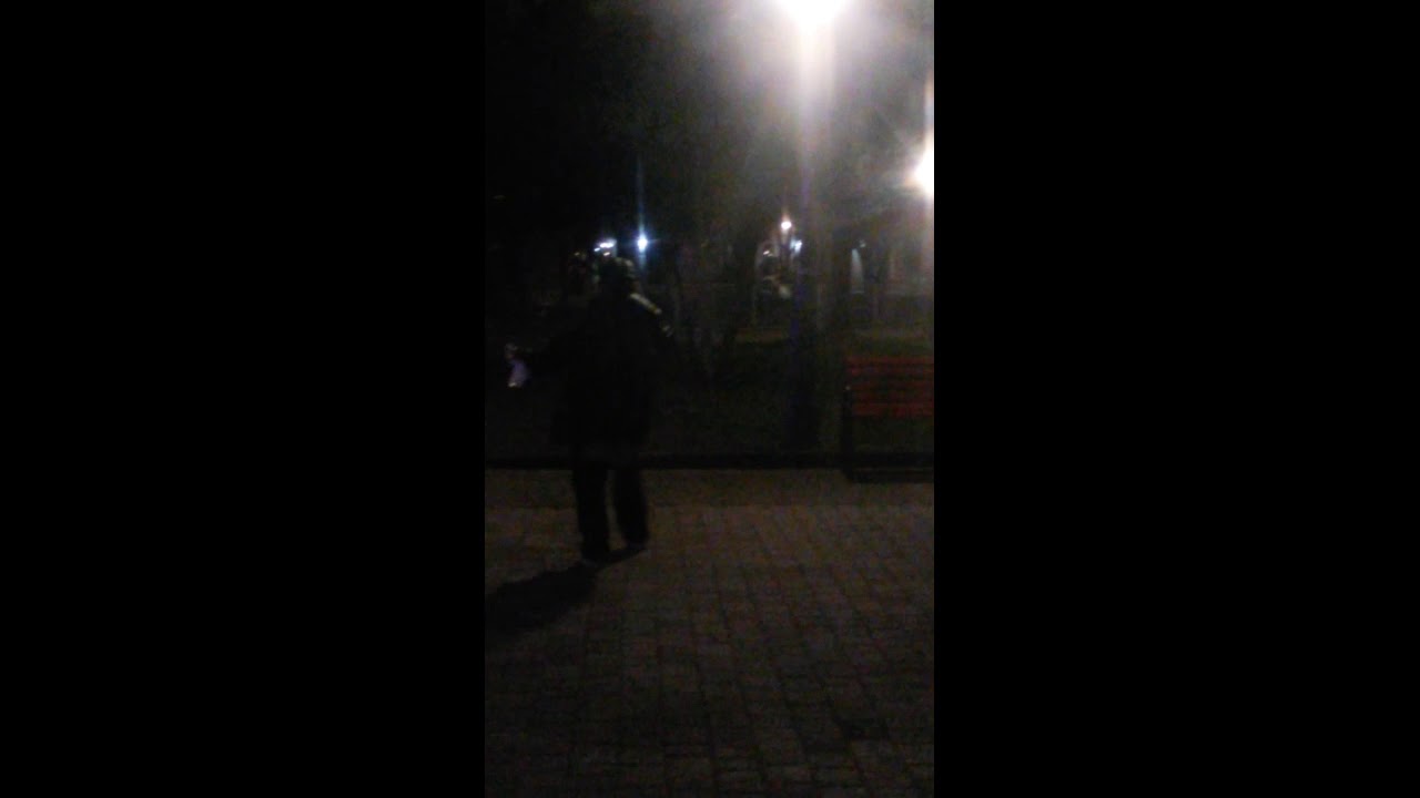 Η Ιουλια διδασκει χορο στο παρκο κατερινης - YouTube
