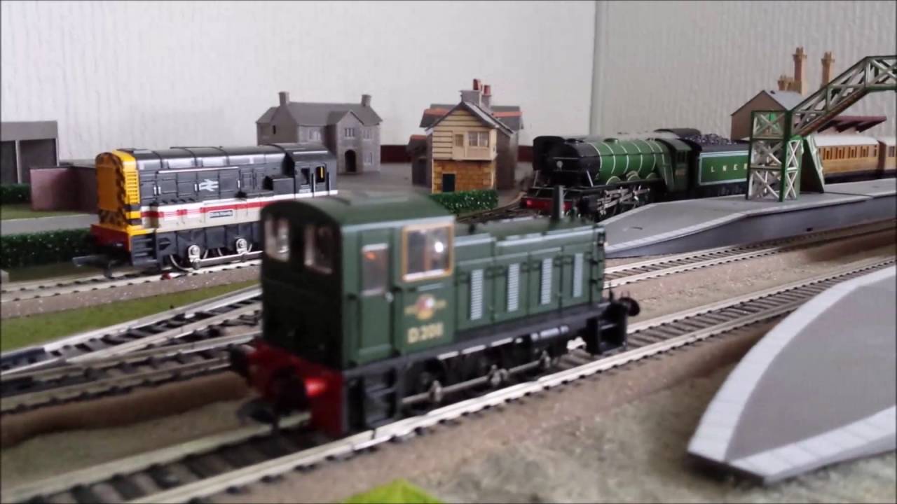 Bachmann 31-360 Class 03 Diesel Shunter No. D2011 BR Plain Green LCrest ...