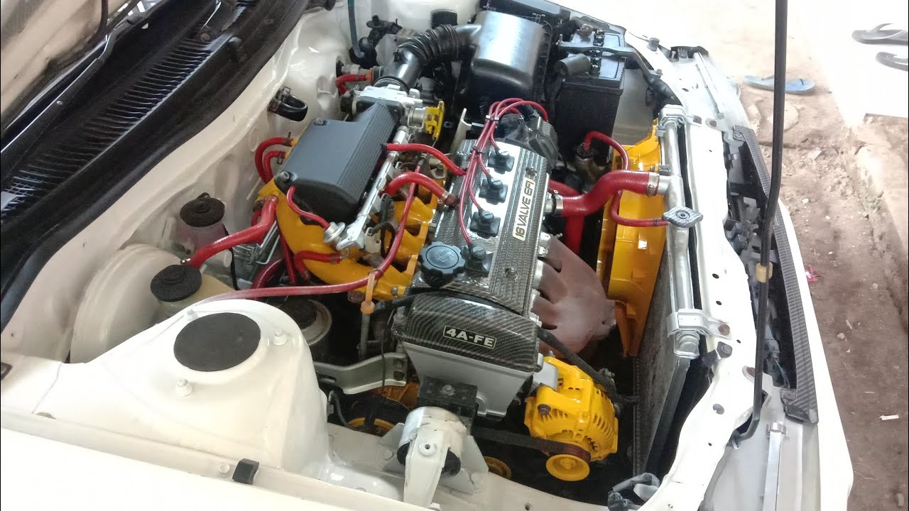 engine bay great corolla - YouTube