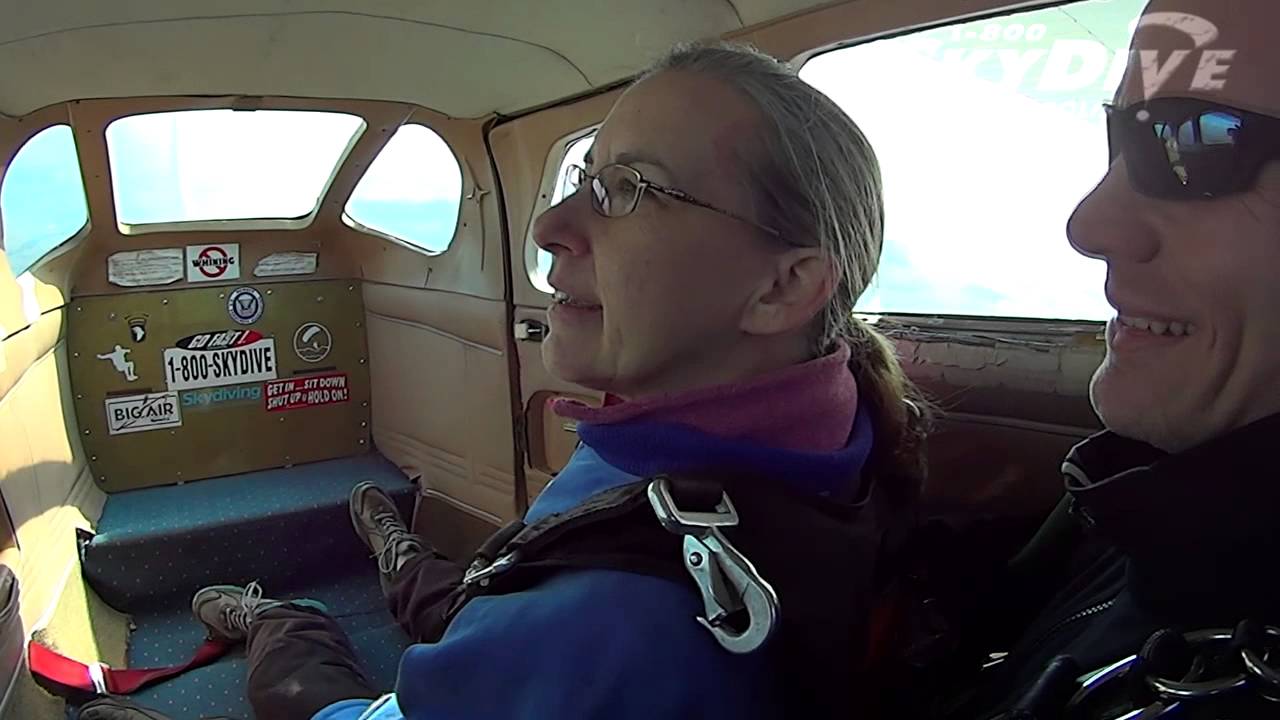 Rebecca Engle's Tandem skydive! - YouTube
