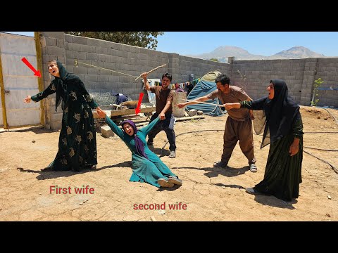 Love or Life: The second wife attacks the first wife and drives the second husband out of her