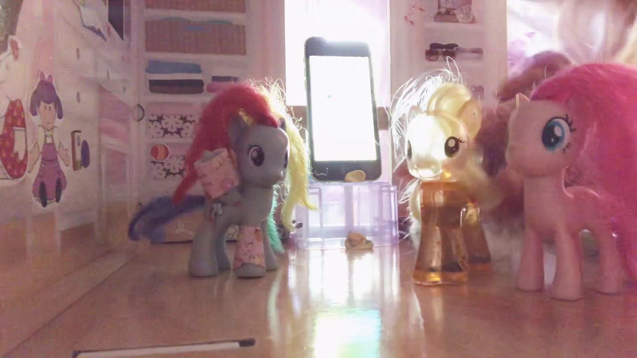 MLP Makin a phone call - YouTube