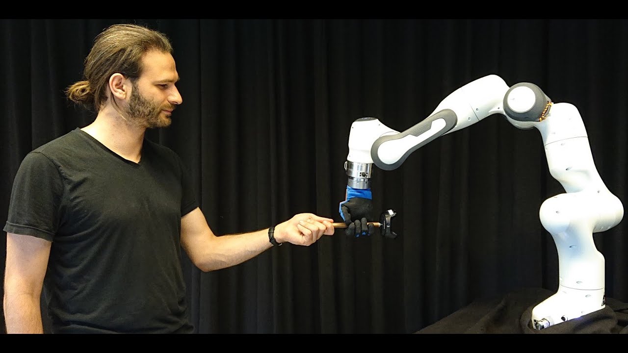 Specification and control of human-robot handovers using constraint ...