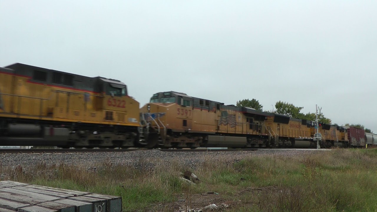 UP 8887 East at Beaver, IA - YouTube