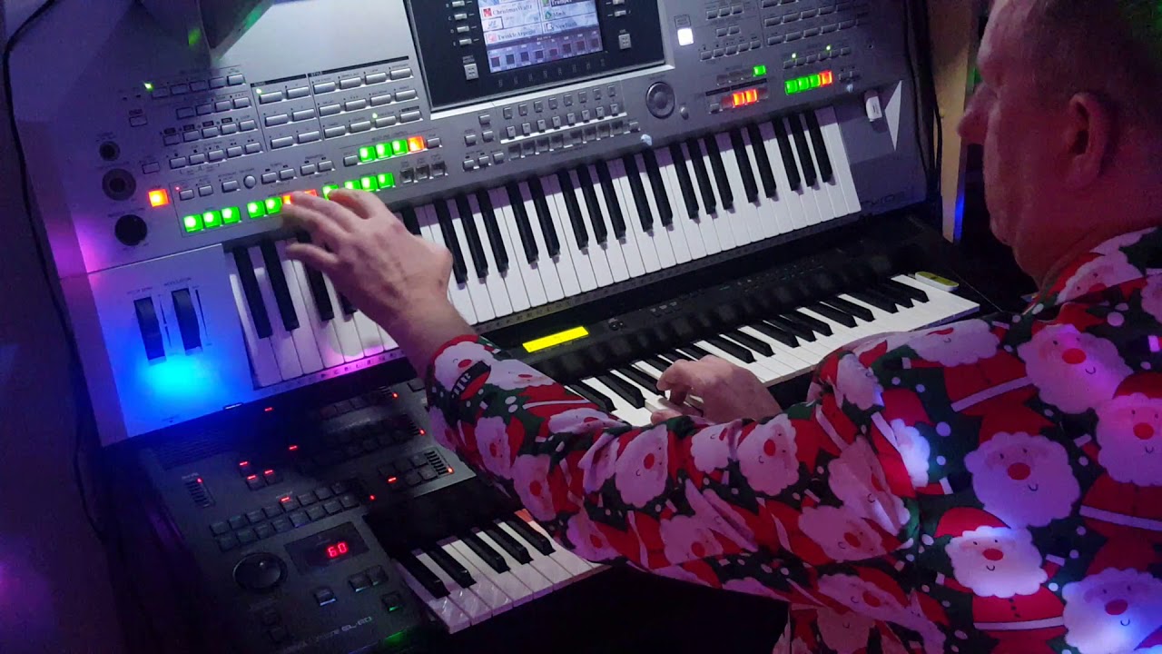 Shaun Riley - Away In A Manger. - YouTube