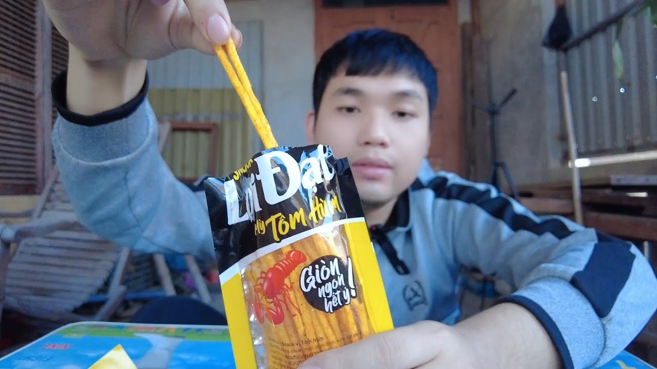 review snack mỳ tôm hùm #hoangshare - YouTube