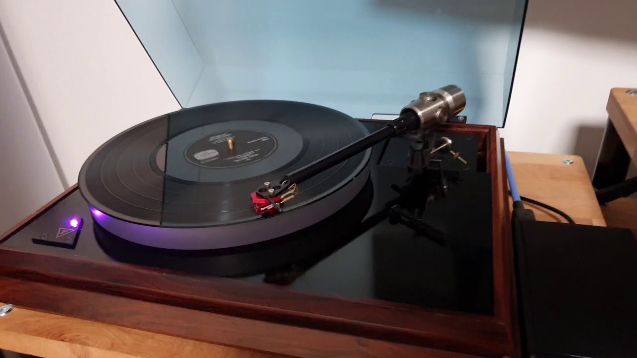 Neil's beautiful upgraded Pink Triangle turntable - YouTube