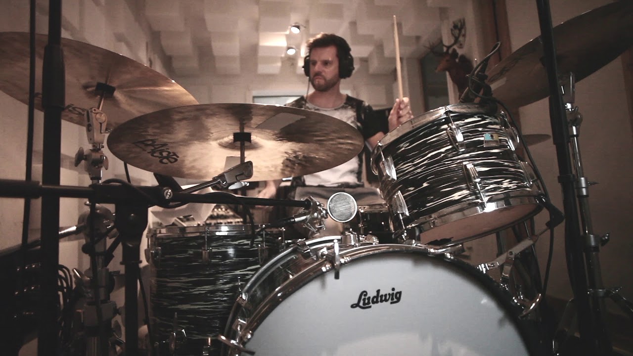 1976 Ludwig Black Oyster Pearl - YouTube