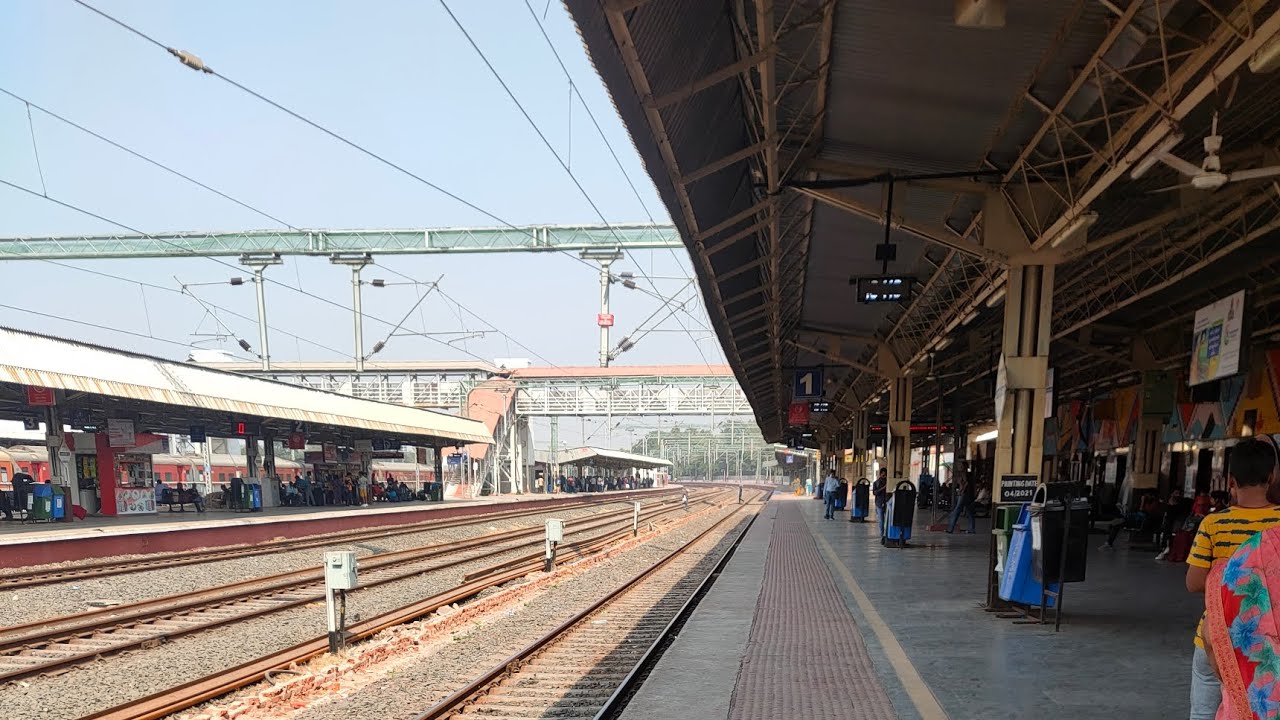 Sabarmati || Ahmedabad junction train journey in riverfront view and ...