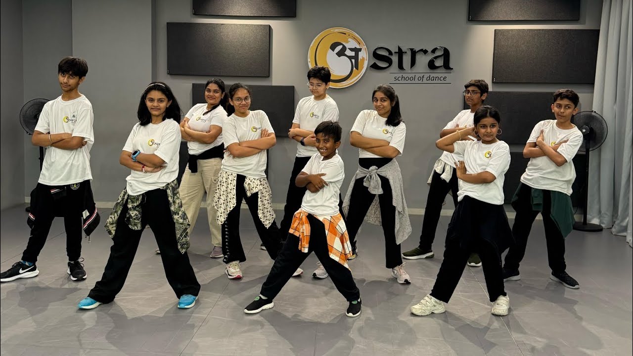 Thug Le Dance Cover | Teens Dance Batch | Bollywood Style | Astra School Of Dance - YouTube