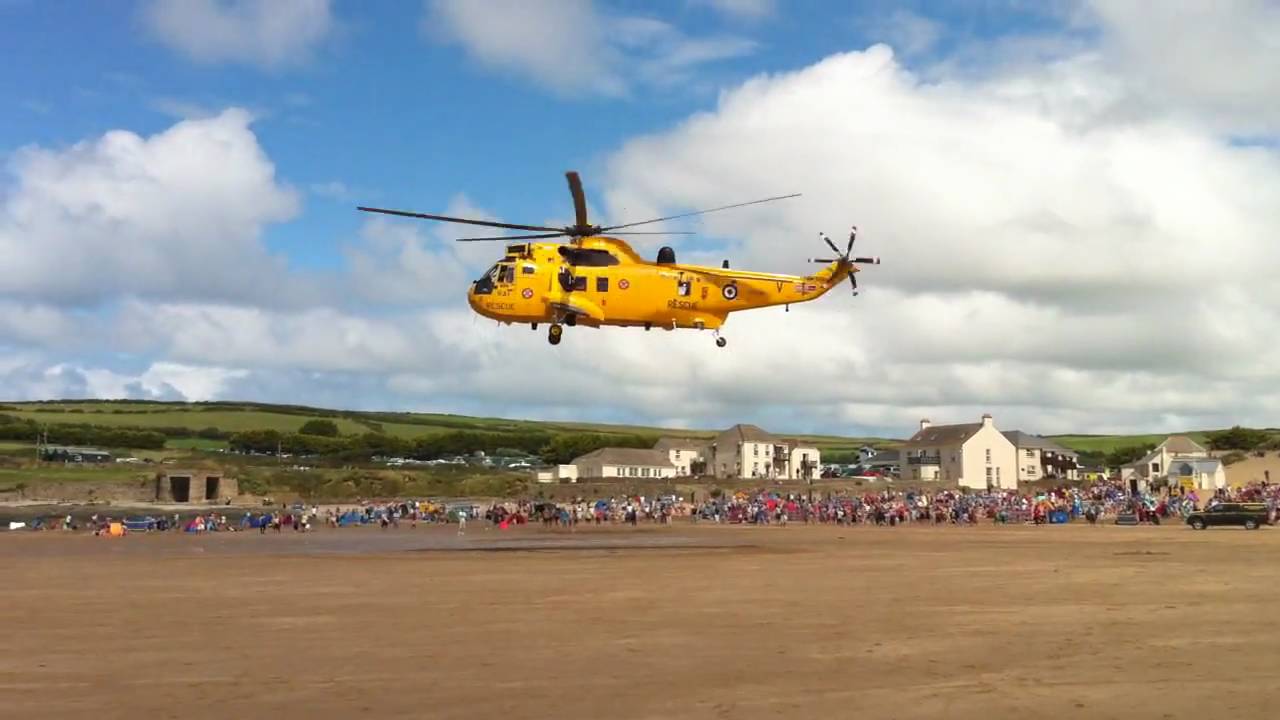 RAF Search and Rescue helicopter from RMB Chivenor take off on Croyde ...