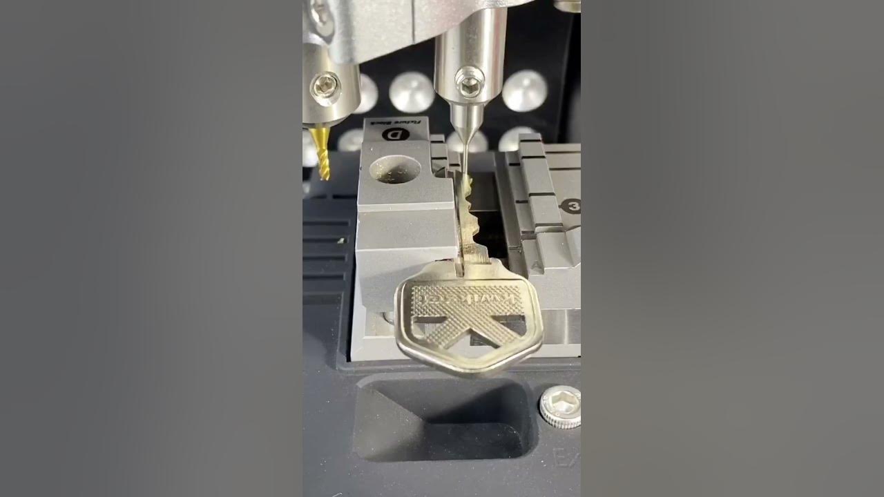 Standard key duplication by 2m2tank CNC key cutting machine - YouTube