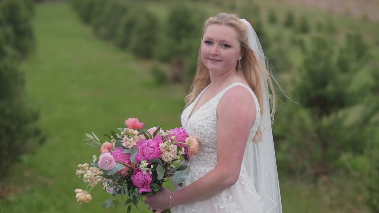 Wisconsin Early Spring Backyard Wedding | Ruth+Cody Standard Wedding ...