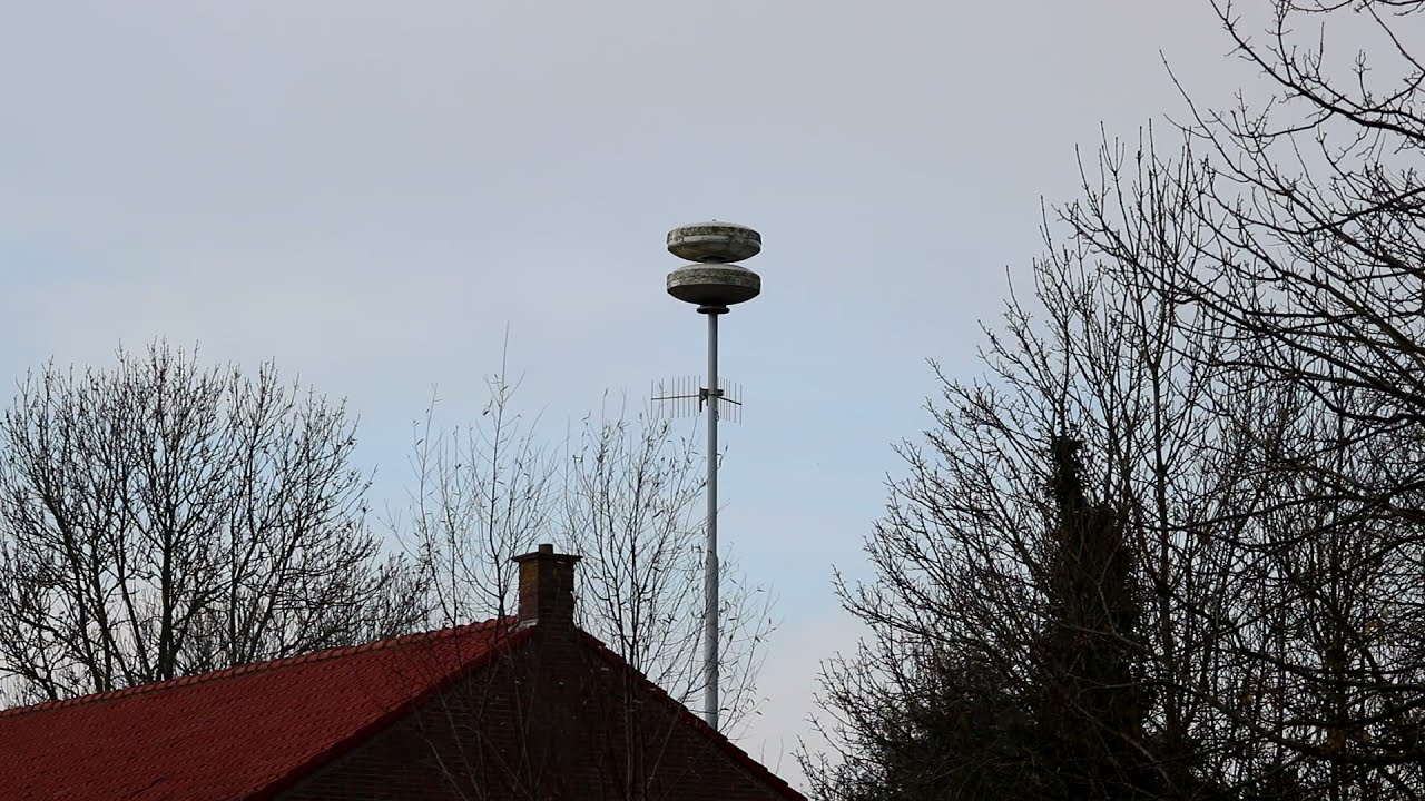 Luchtalarm Test/ Monthly Dutch civil defence siren test - YouTube