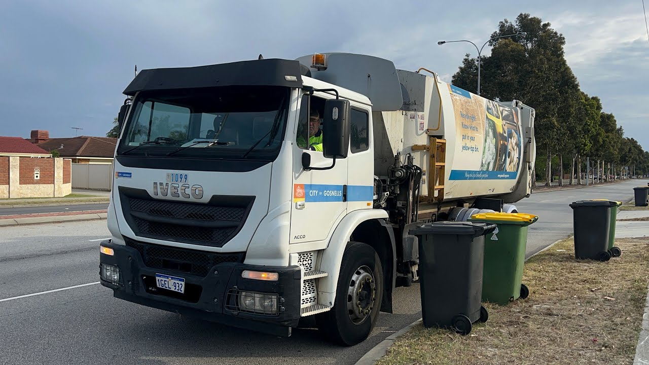 Gosnells rubbish first bins of the day 31099 - YouTube