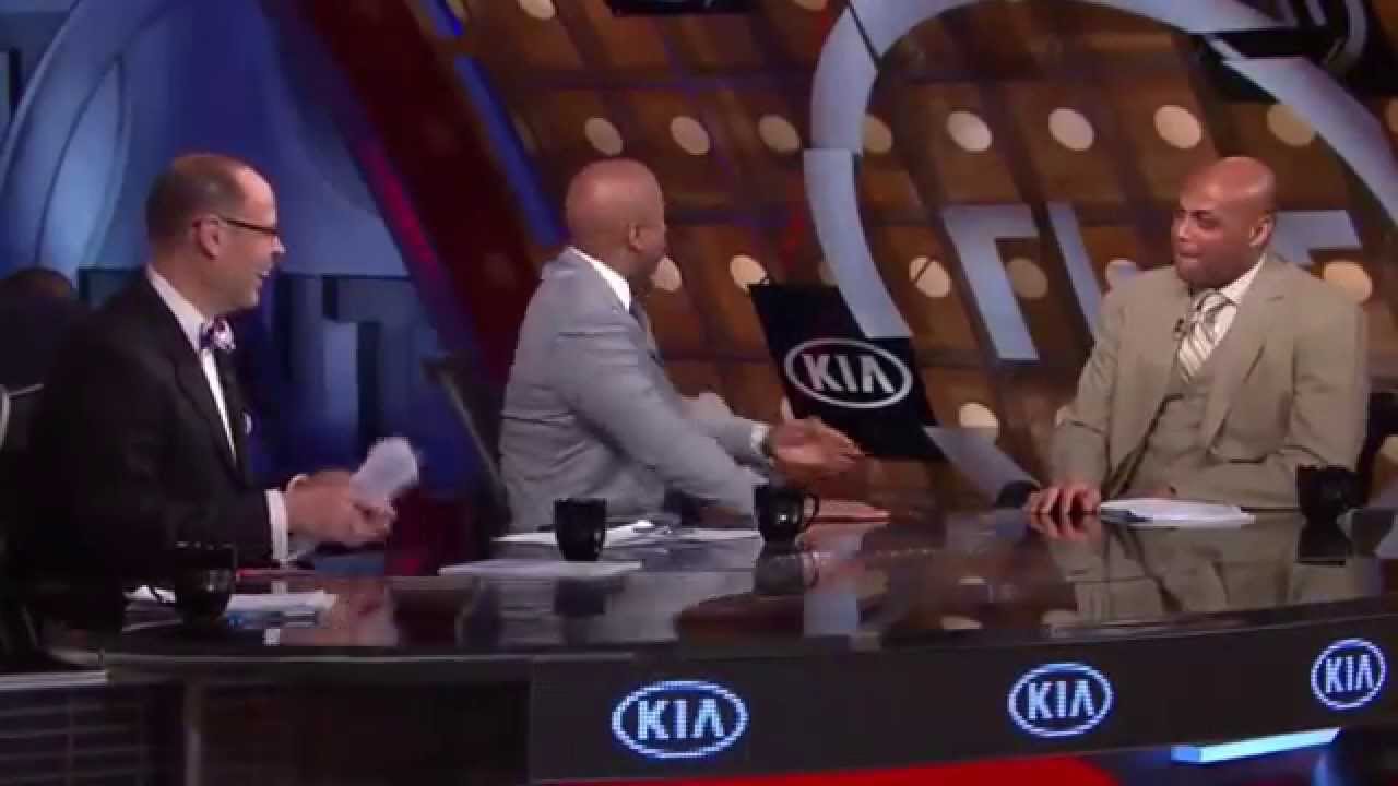Shaq Dances on Inside The NBA: Walk Off - YouTube