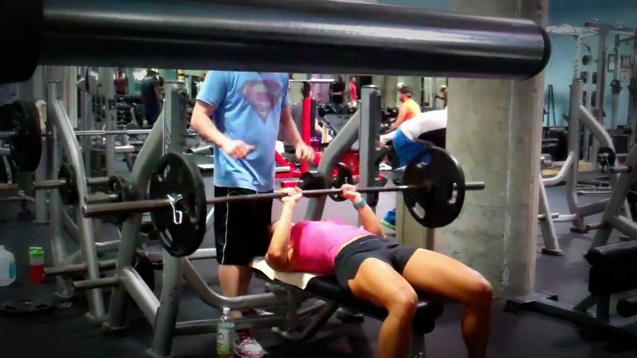 Close grip bench, 135lbs - YouTube