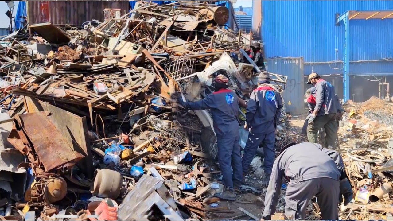 Amazing Process of Recycling Old Metal Scrap into Manufacturing Premium ...