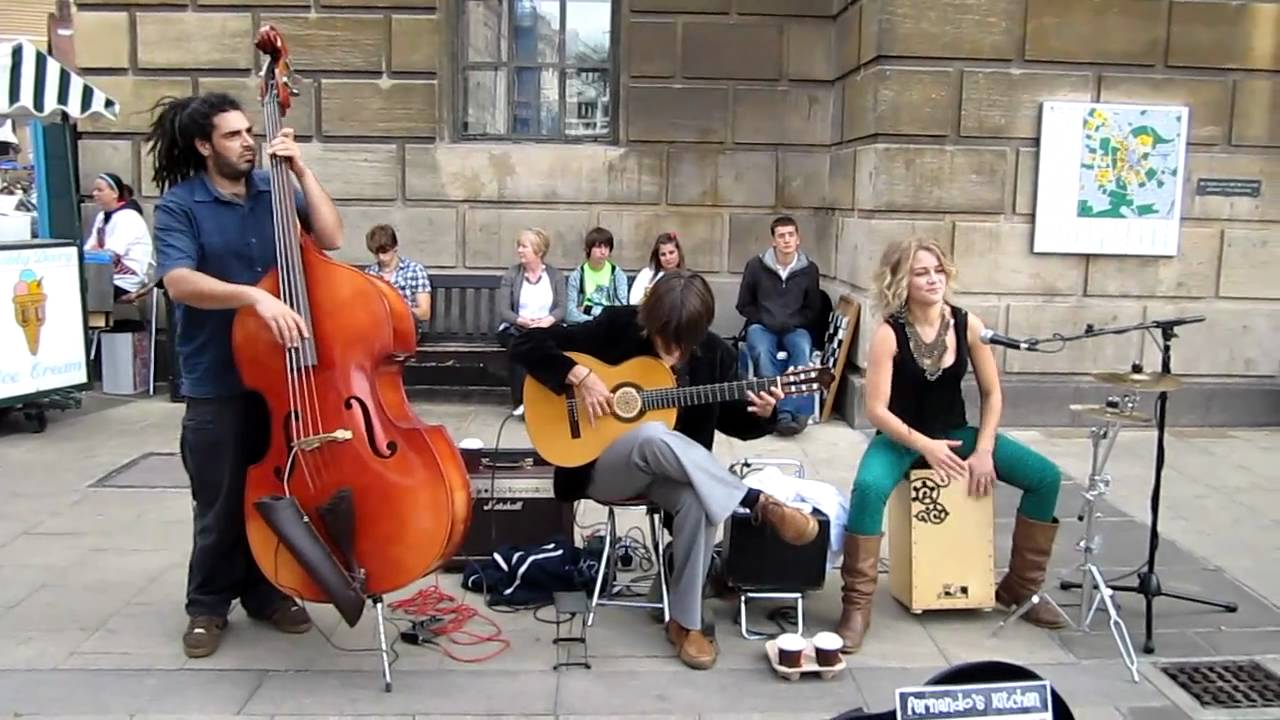 Fernando's Kitchen Live Busking in Cambridge 'Entre Dos Aguas' - YouTube