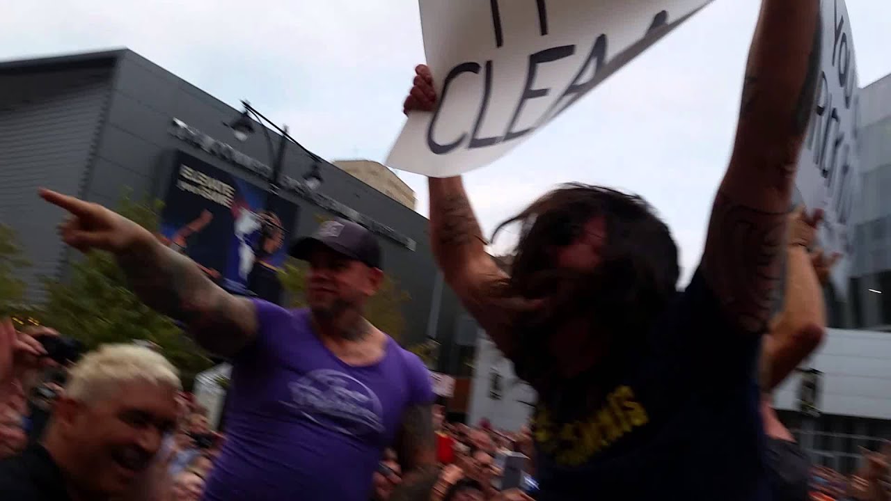Foo Fighters Rick Roll Westboro Baptist Church - YouTube