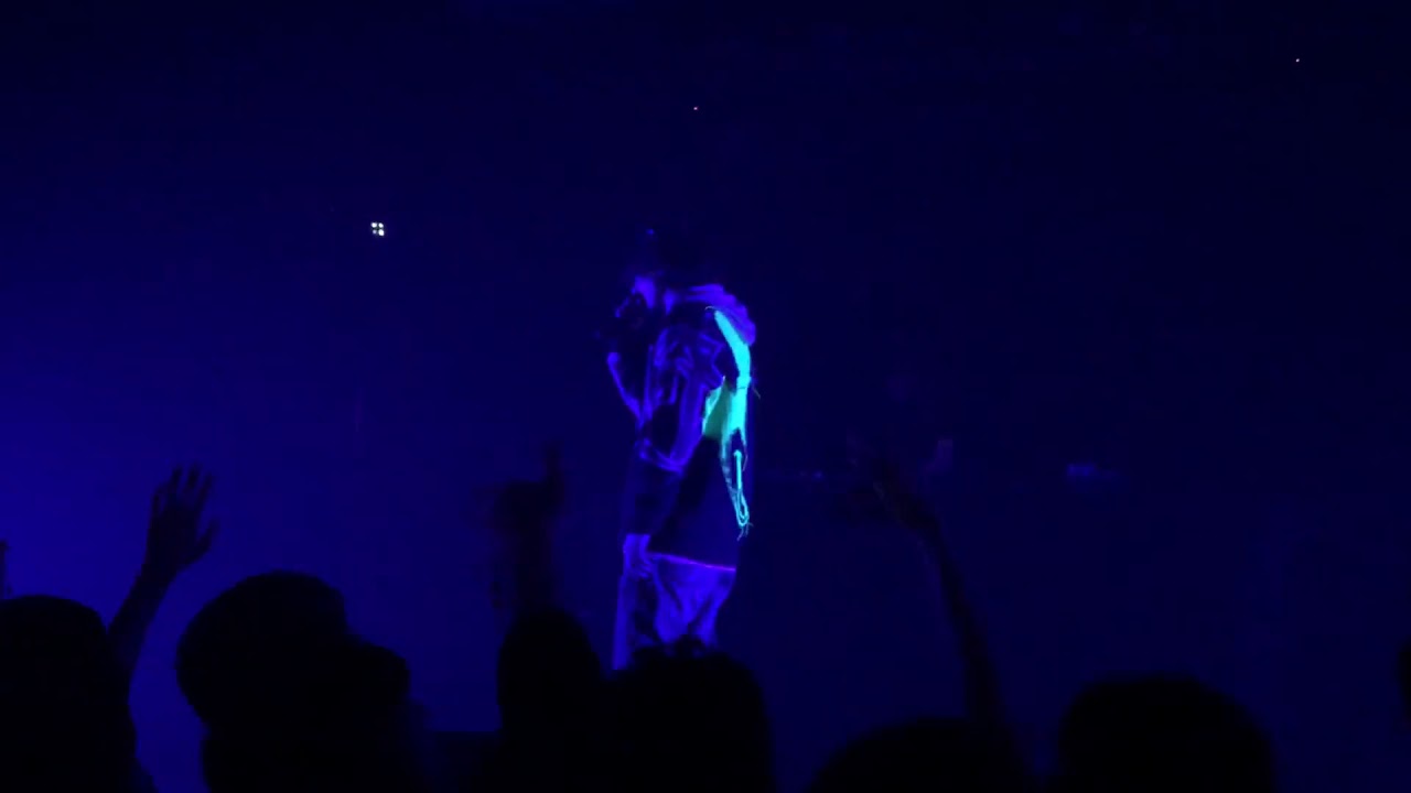 (LIVE) Bladee - Lovenote @Brixton 29.03.19 - YouTube