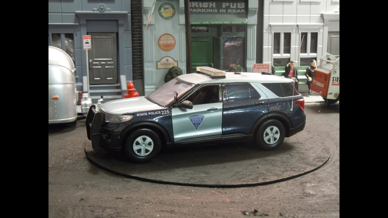 Massachusetts State Police 2022 1/24 scale Ford Explorer with lights ...