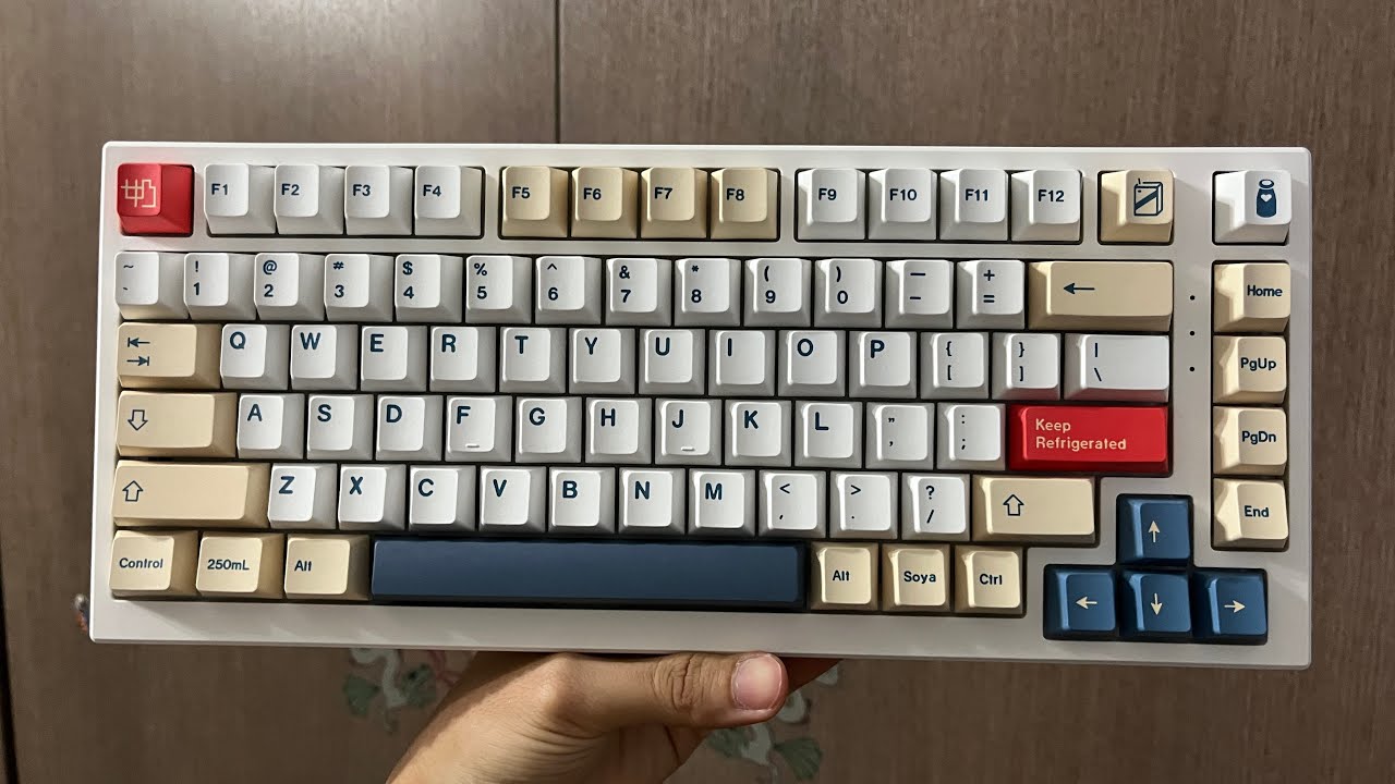 Monsgeek MG75 Holy Panda Soya Keycaps Theme - YouTube