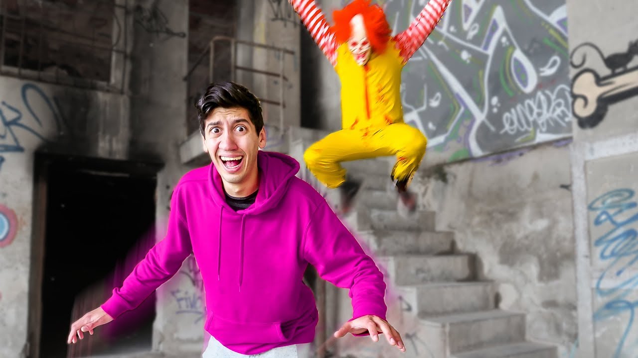 EL PAYASO ME ATACA POR ENTRAR AL CASTILLO DEL HACKER *Me hace daño ...