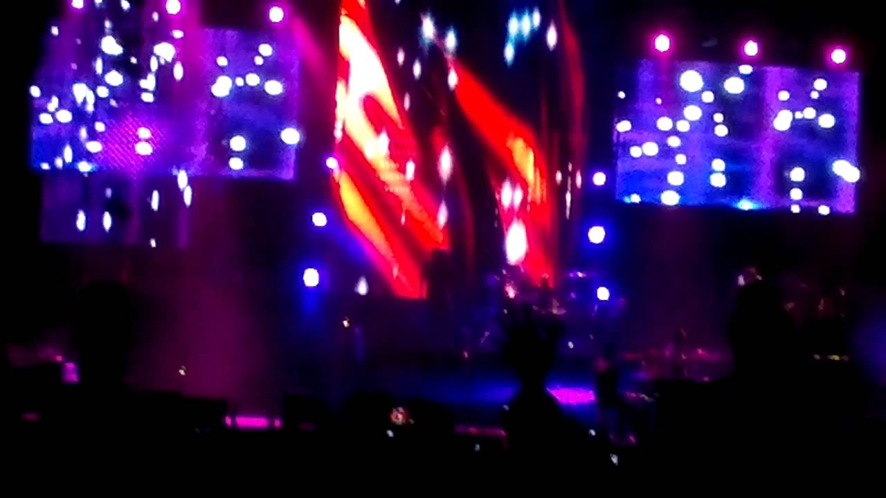 november rain GNR PY 2011 - YouTube