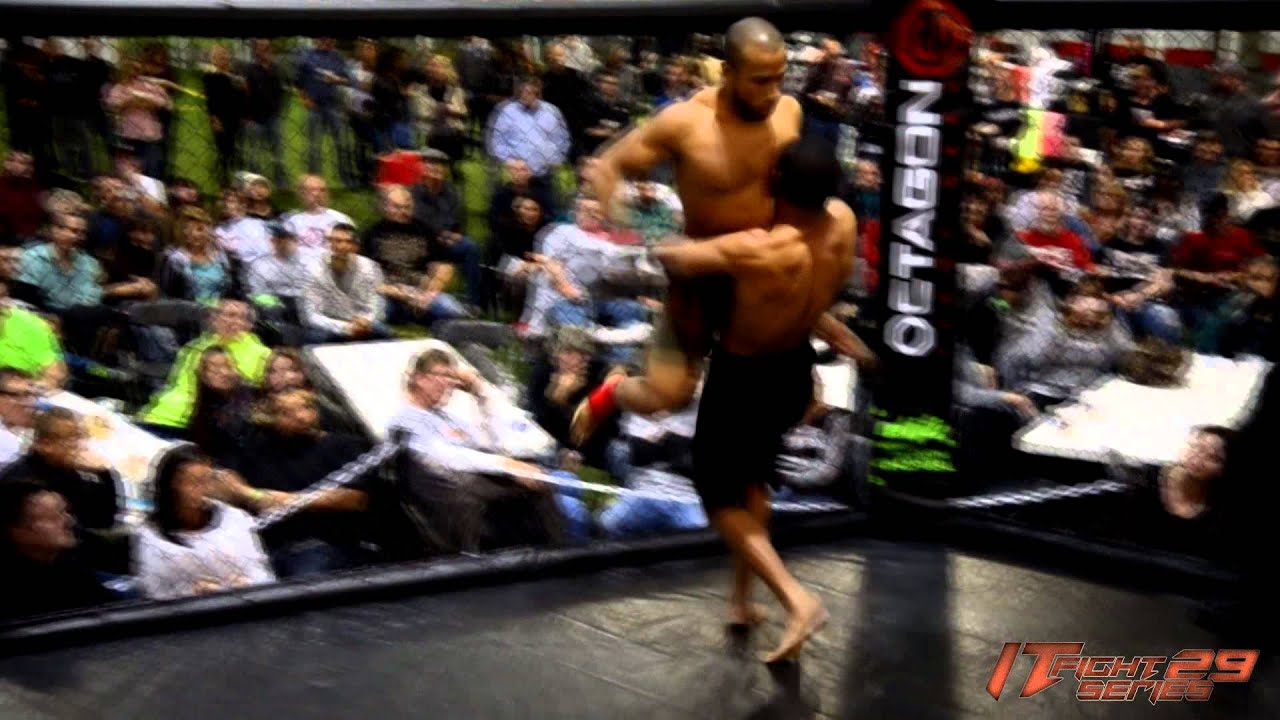 JJ Davis vs James Taylor - YouTube