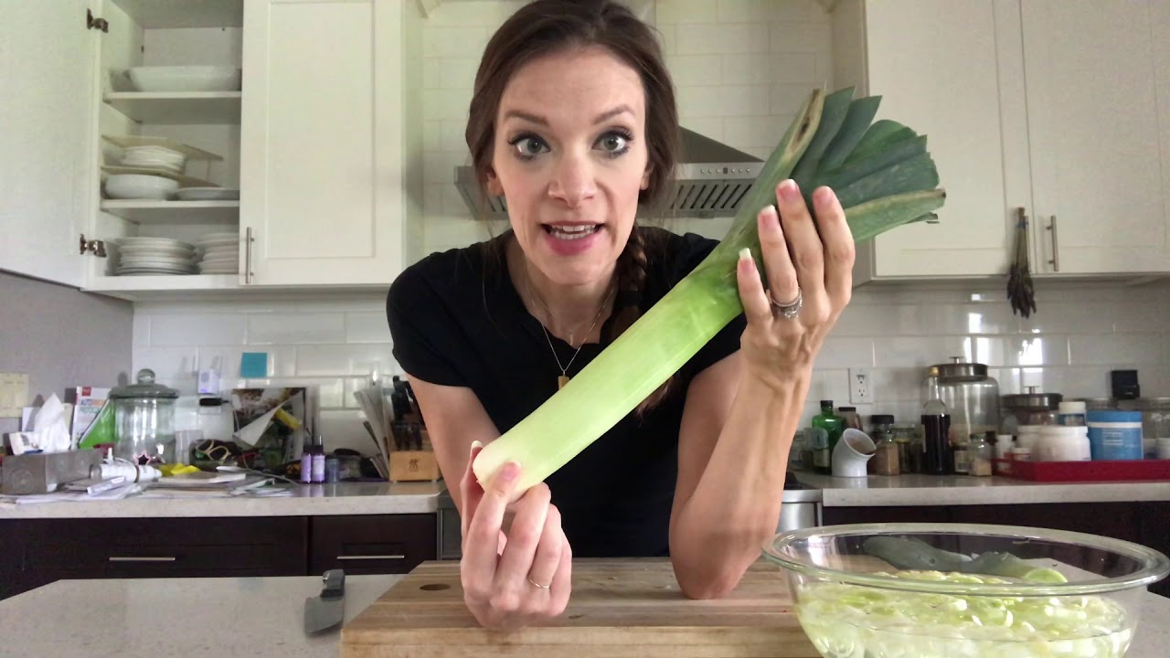 How to clean leeks - YouTube