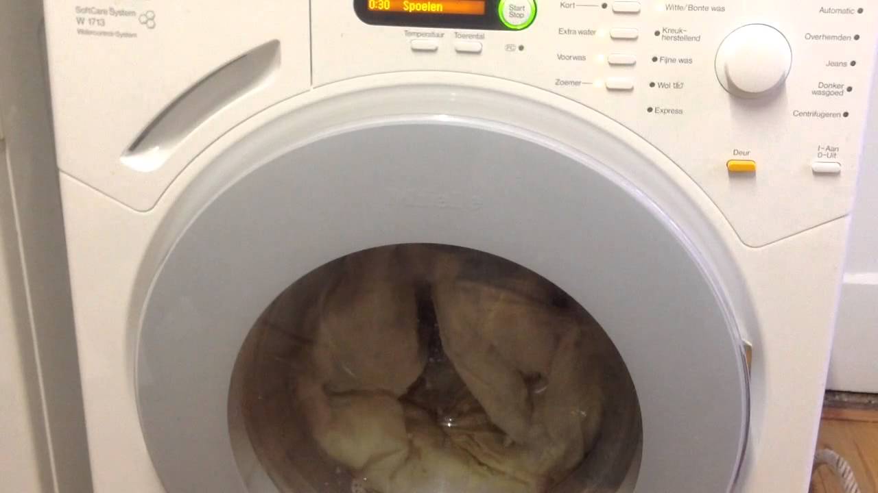 Miele W1713 spin after first rinse with king size comforter (sudslock ...